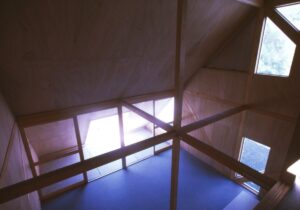 倉方俊輔連載「ポストモダニズムの歴史」02：長谷川逸子が「表層」を探り当てた1977年の衝撃 | BUNGA NET